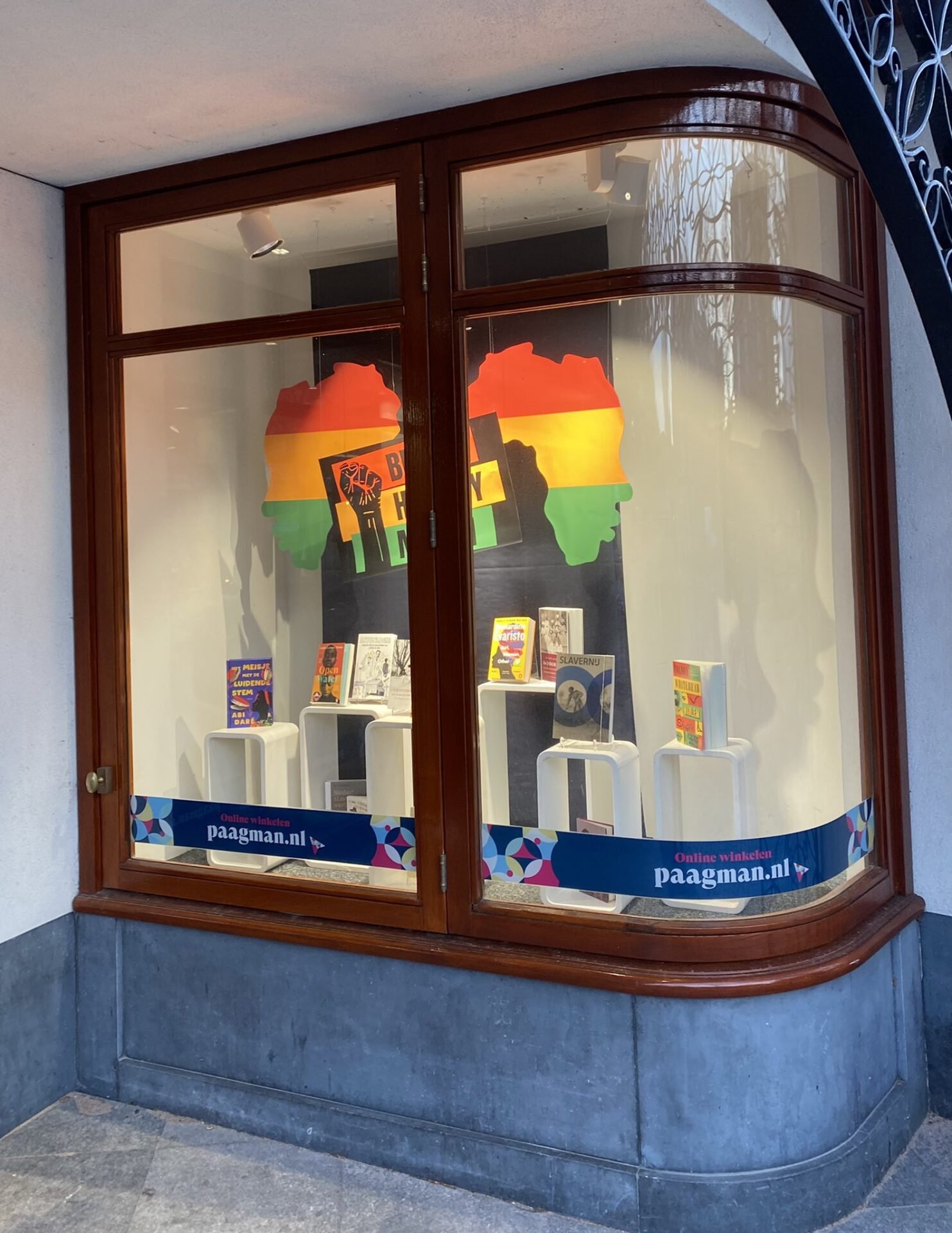 Bookshop in the Hague – Mappery